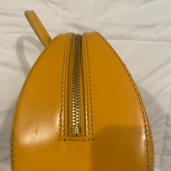 Louis Vuitton | Bags | Vintage Citron Lv Hasmin Yellow Epi Leather Tote ...